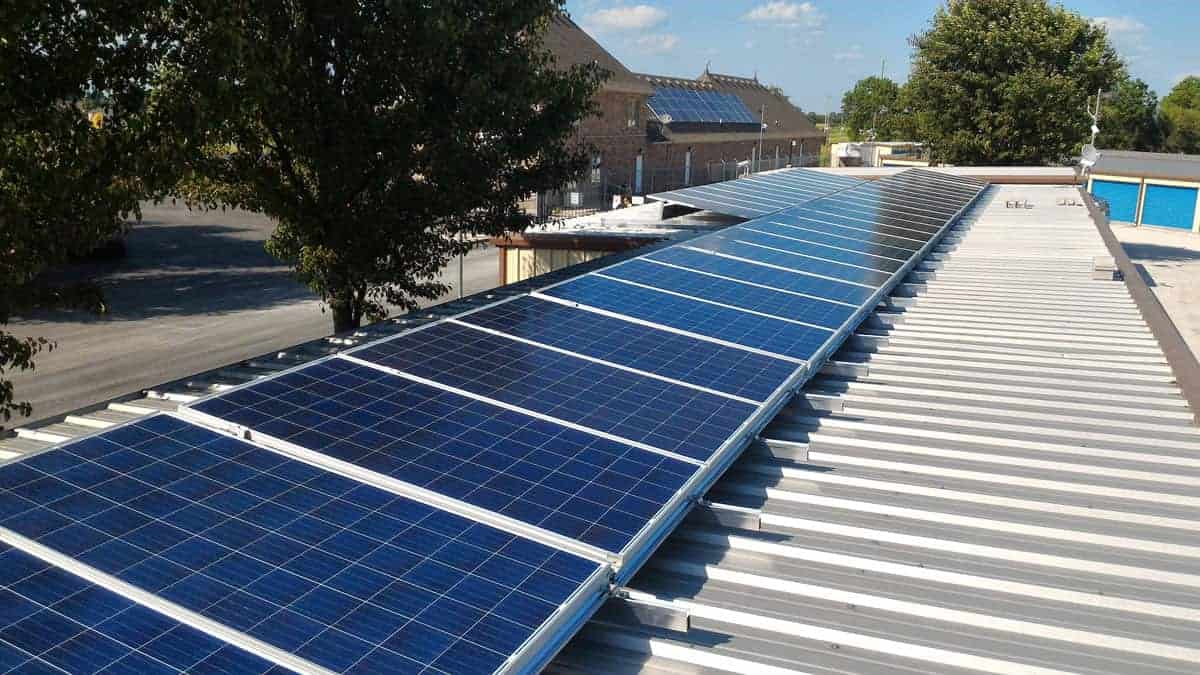 2 Huge Benefits of Commercial Solar Rooftops | EnergyLink