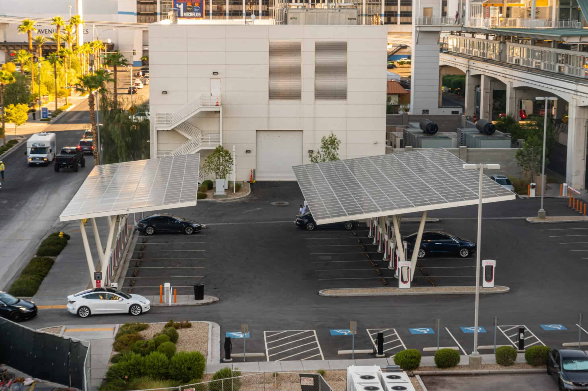 6 Benefits of Solar Canopies | EnergyLink