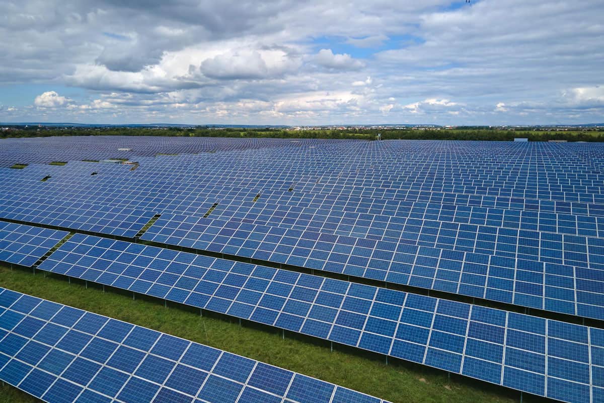 Behind-the-Meter vs In-Front-of-the-Meter Solar: What's the Difference ...